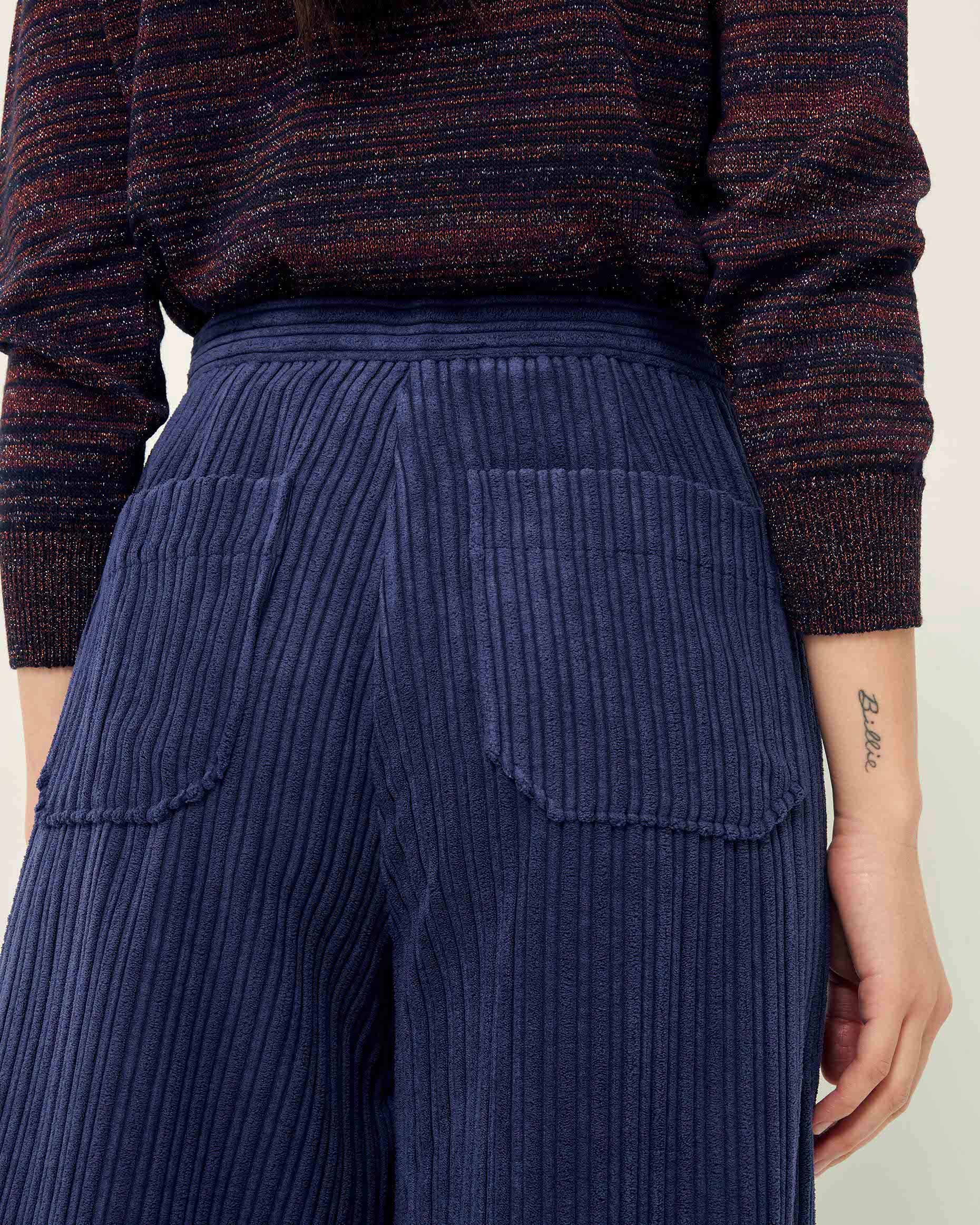 CAP EAST Queen Blue | Hose | SESSÙN Offizielle webseite