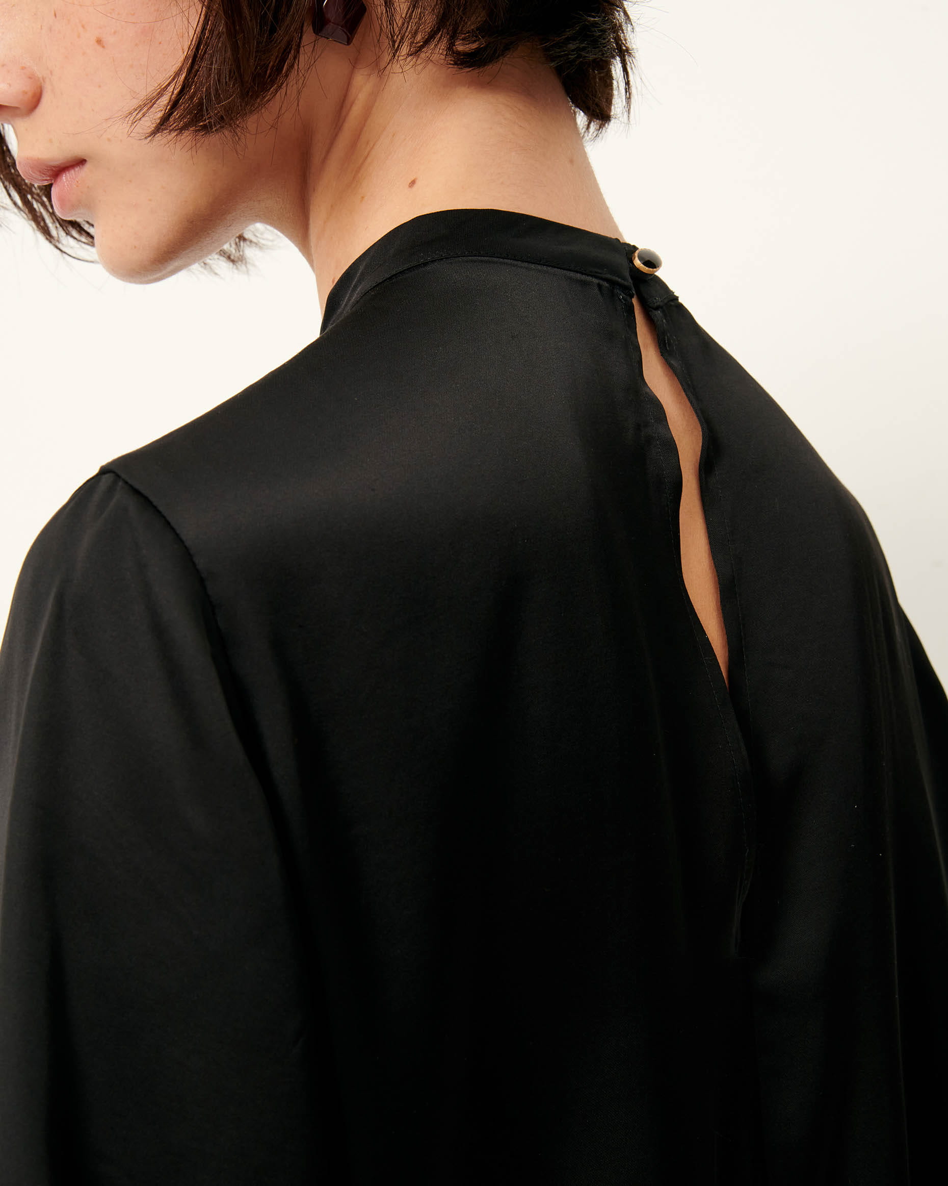 Layla Black Blouse SessÙn Official Website