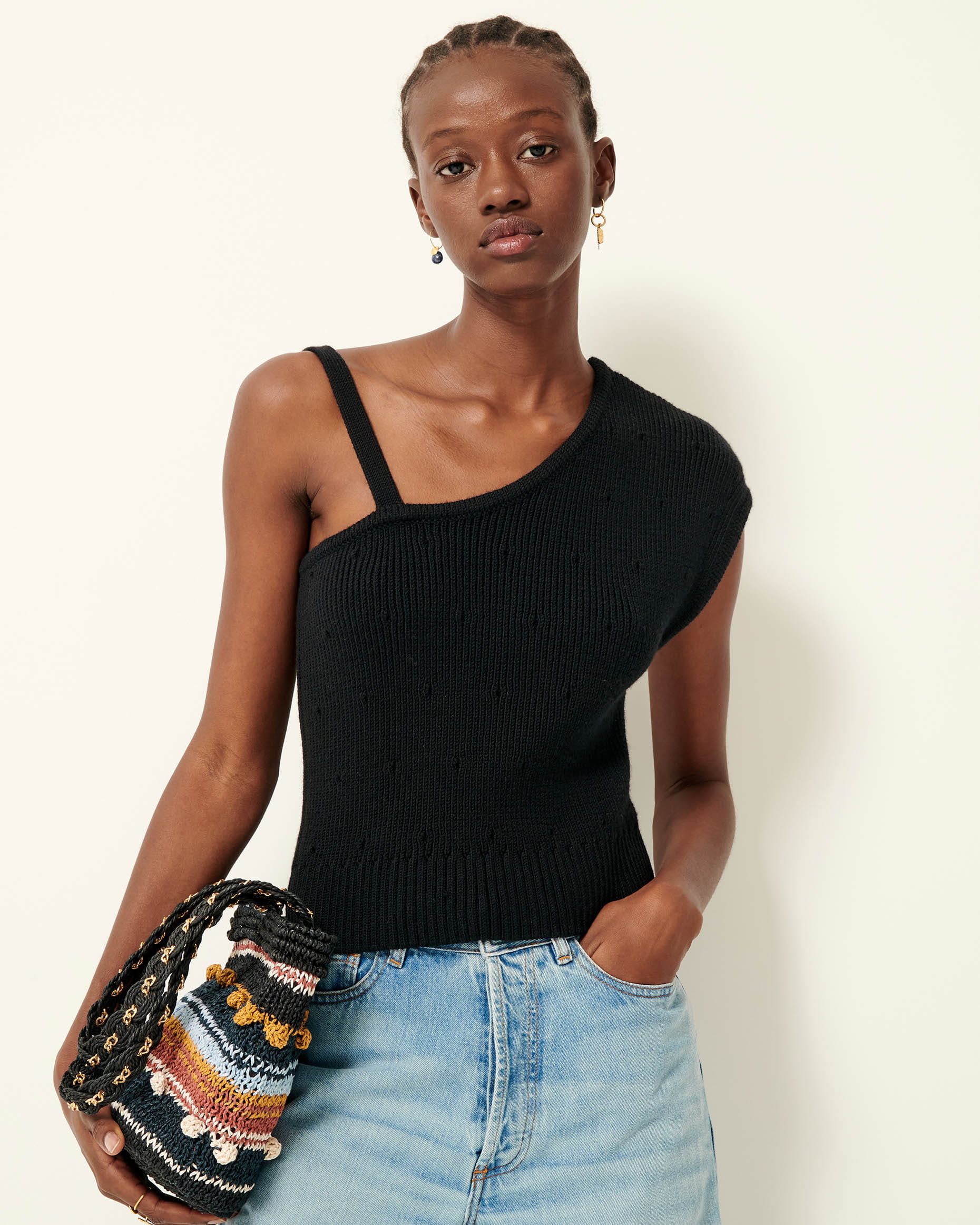 AGNETA Black | Top | SESSÙN Sitio web oficial